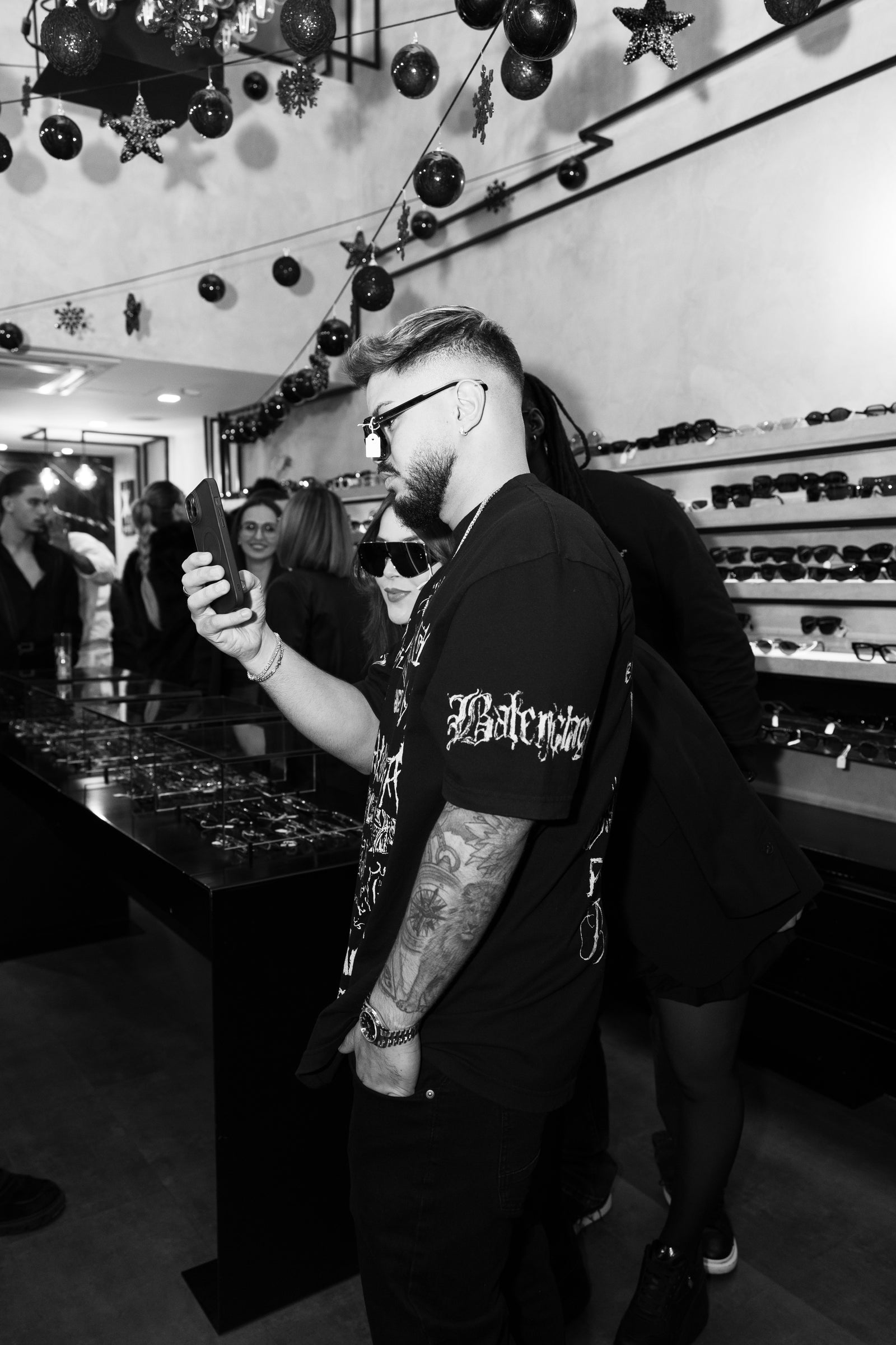 X-EYES SUNGLASS SHOP OFFICIAL SITE | NOTHING ORDINARY HERE, XEYES CULT